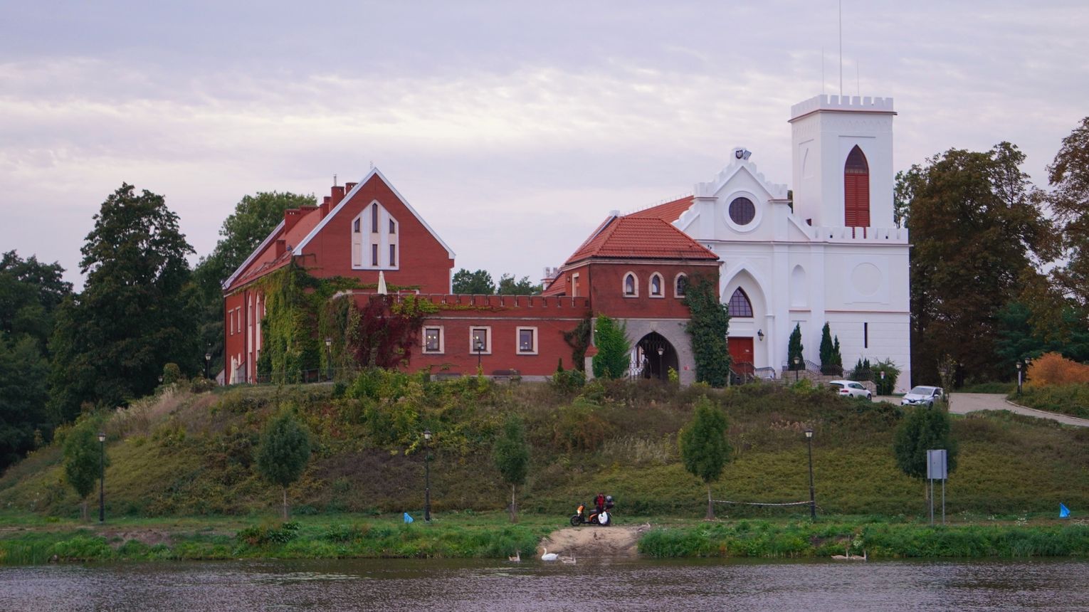 Budowa zamku w Gostyninie