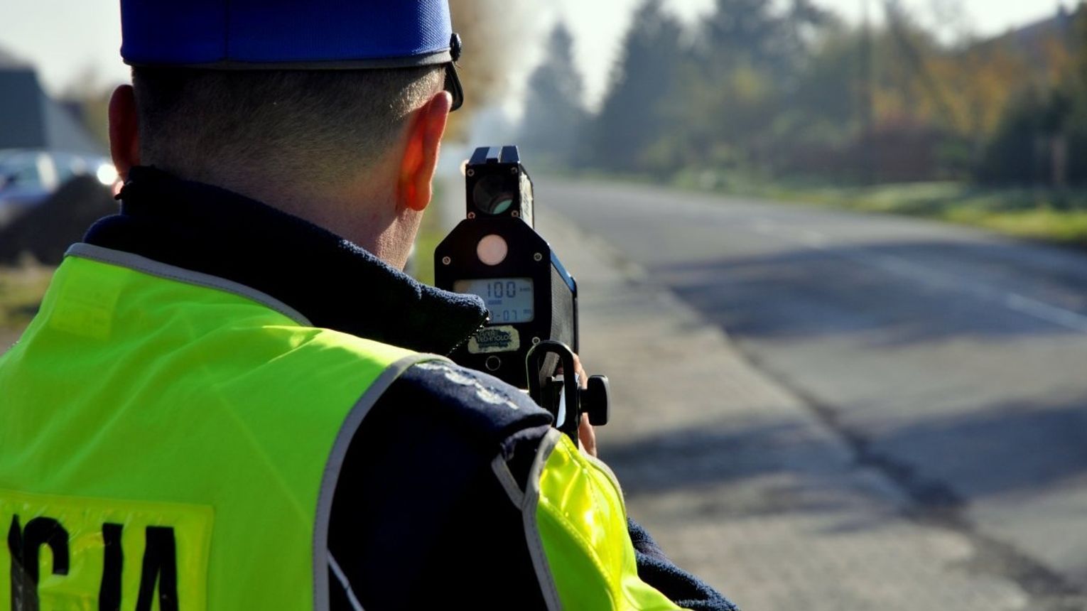 Kierowca Range Rovera stracił prawo jazdy za przekroczenie prędkości w Kozicach