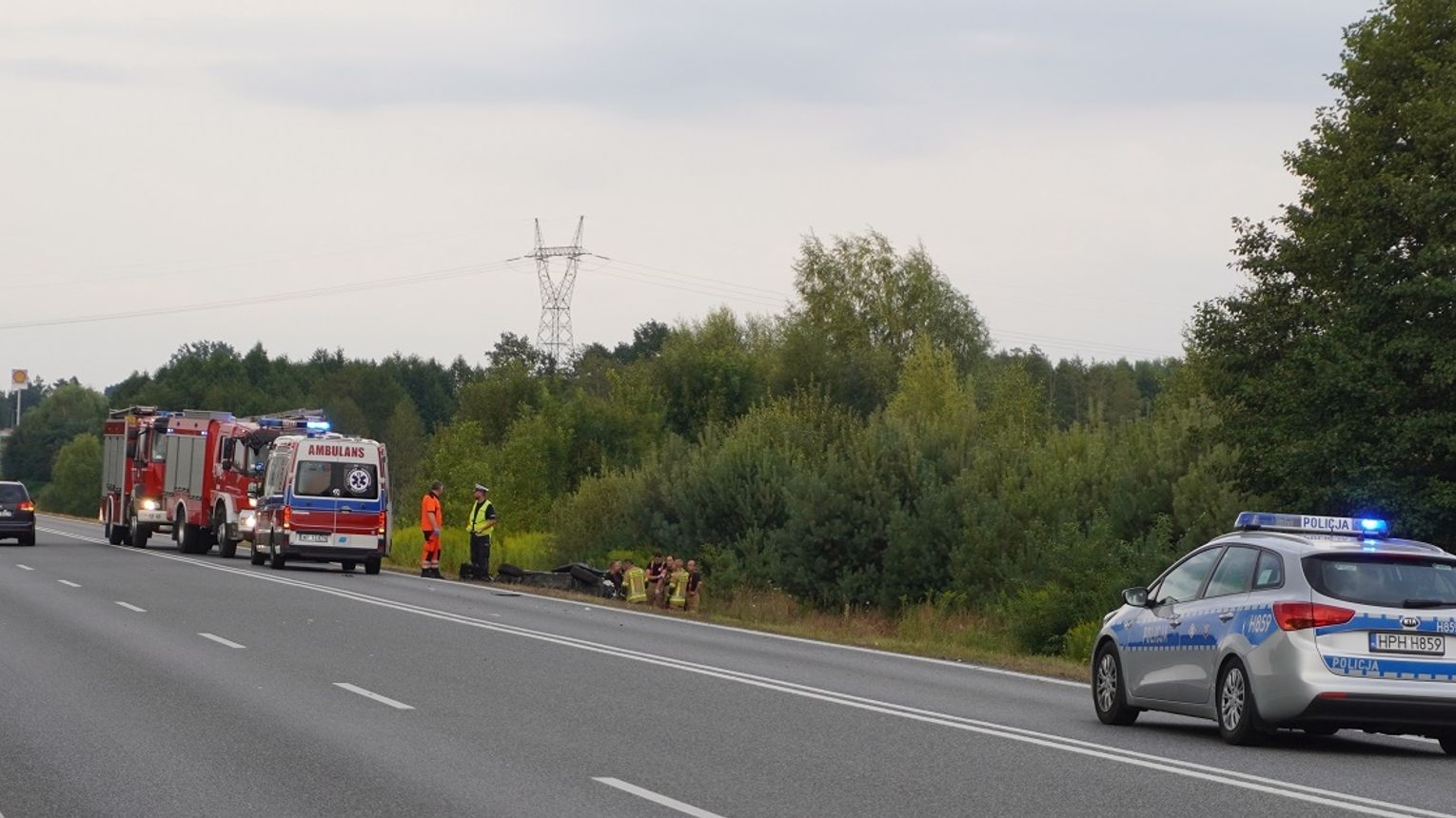 Na obwodnicy kierowca w stanie nietrzeźwości zakleszczony w pojeździe