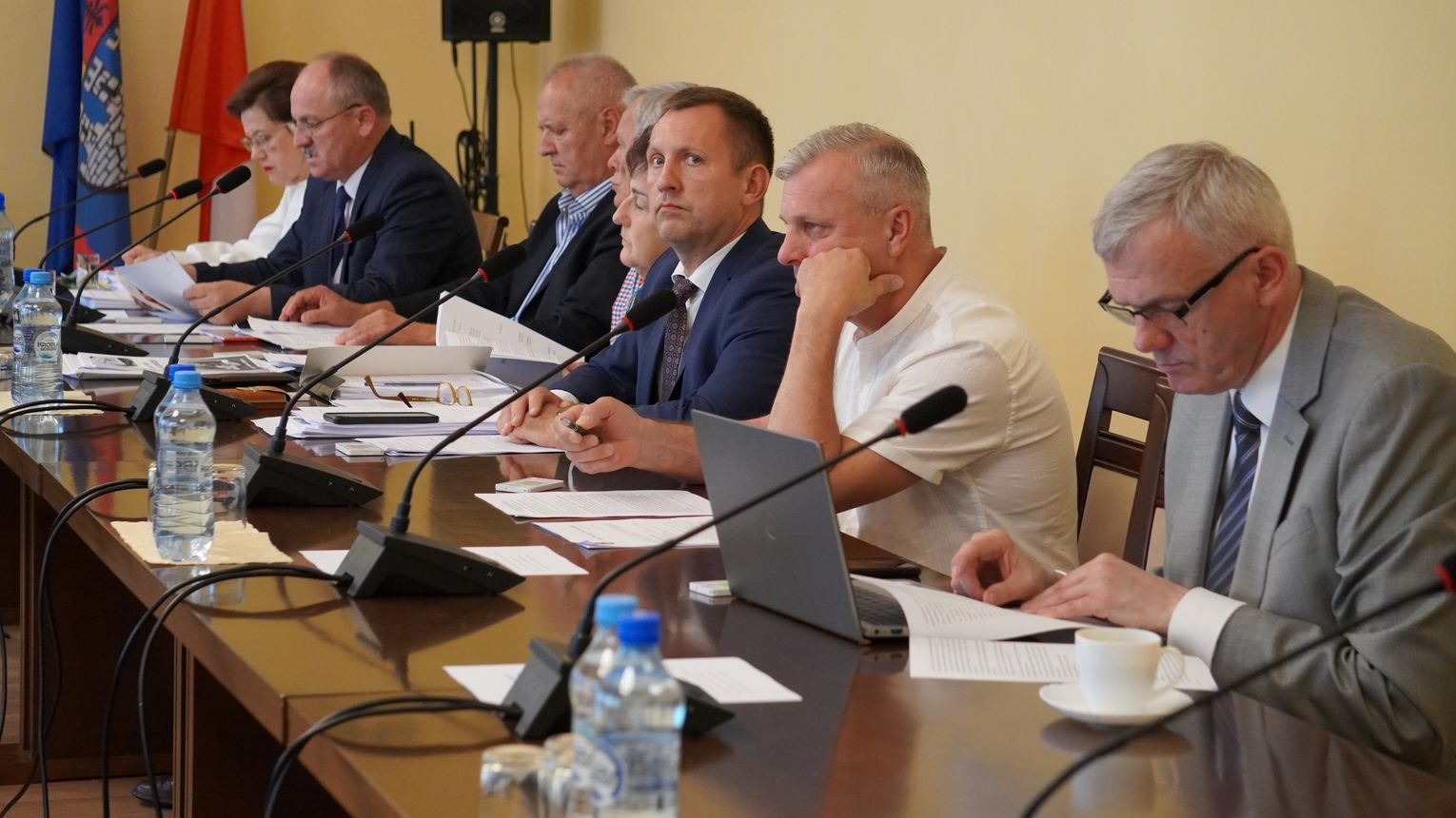Zarząd Powiatu z wotum zaufania i absolutorium Zarząd Powiatu z wotum zaufania i absolutorium